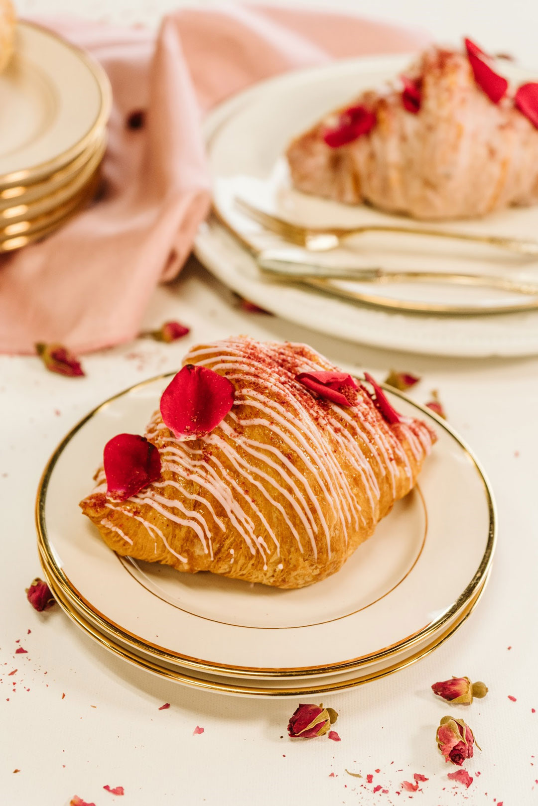 Be Our Valentine: Valentine's Day Cookies, Cupcakes, and Raspberry Rose ...