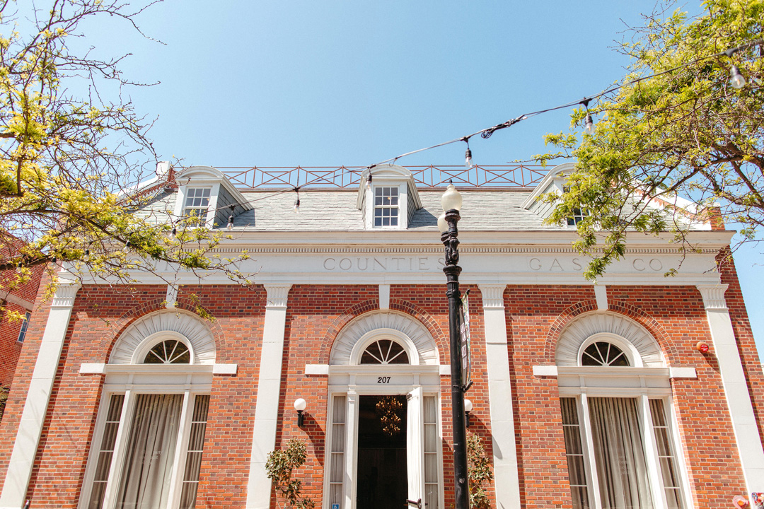 Rosey Red Estate Wedding | Jay's Catering