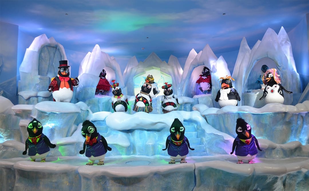 Animatronic Penguins on Parade | Animatronic Types & Technology