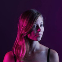 Quartz Brief App - News in a whole new way | UI Sources