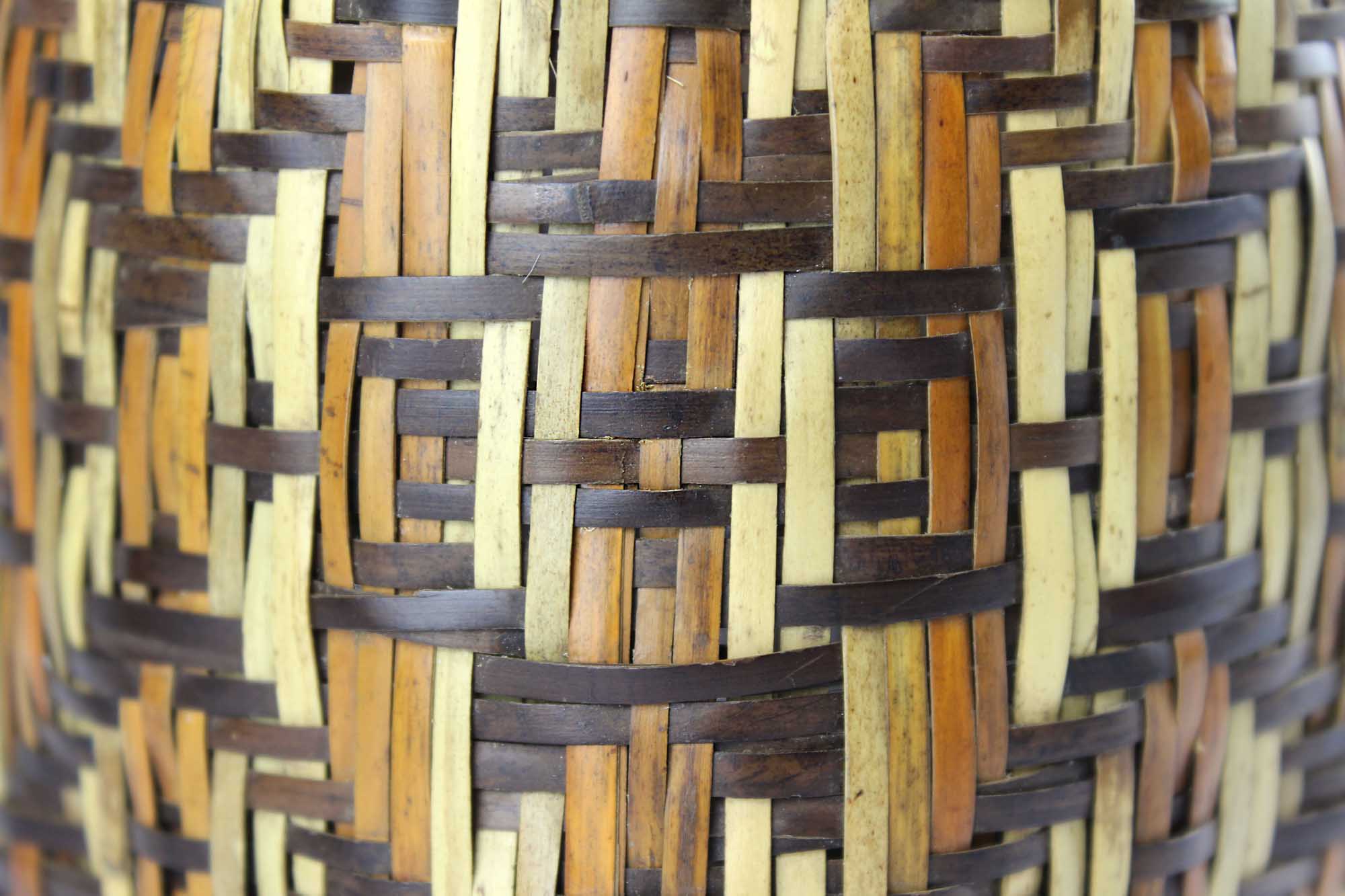 ᎢᏛᏍᎦ ᏫᏥᏤᎢ ᎠᎵᏰᎵᏒ Weaving Across Time | Center for Craft