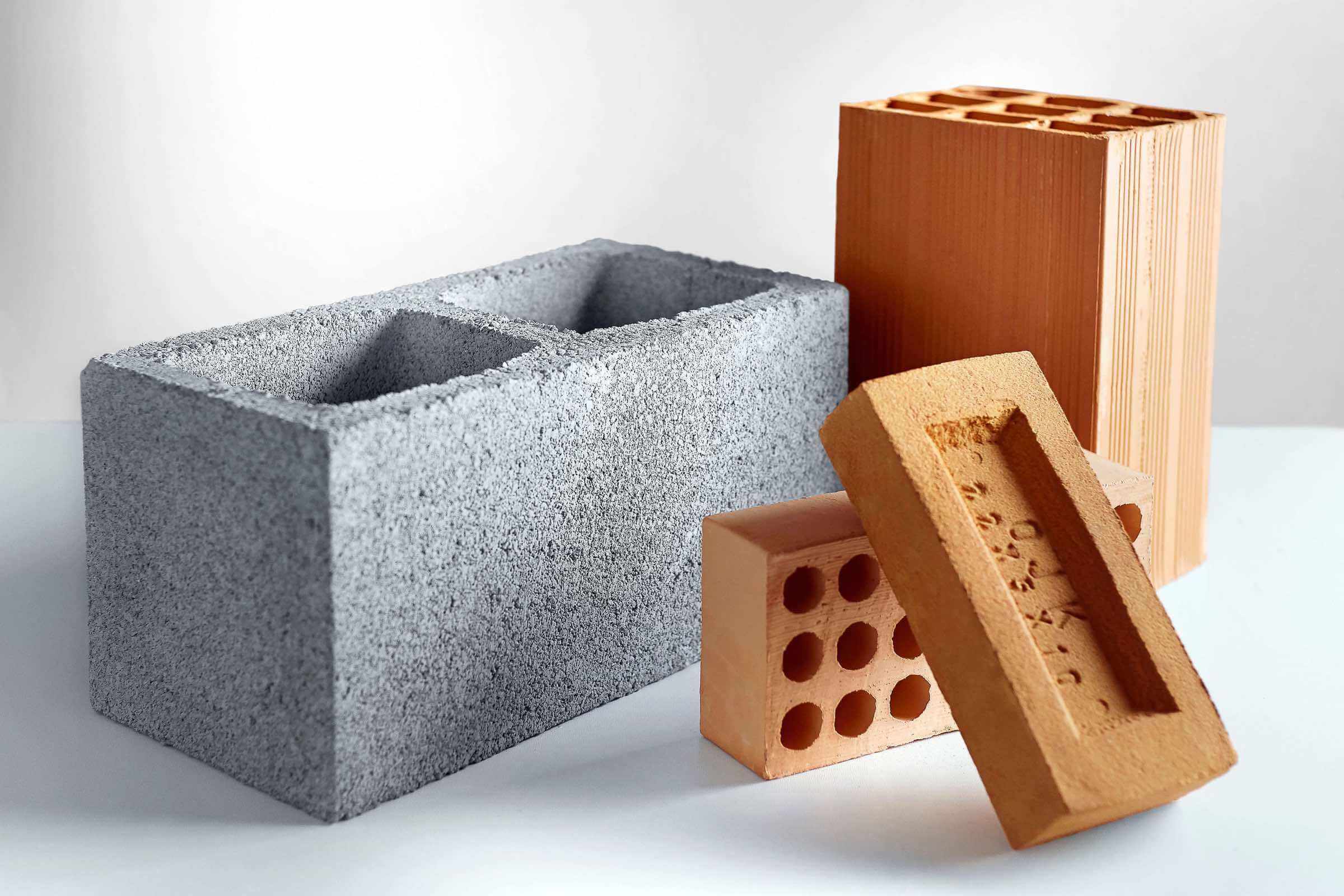 Tijolos Cerâmicos x Blocos de Concreto (Guia Completo 2020)