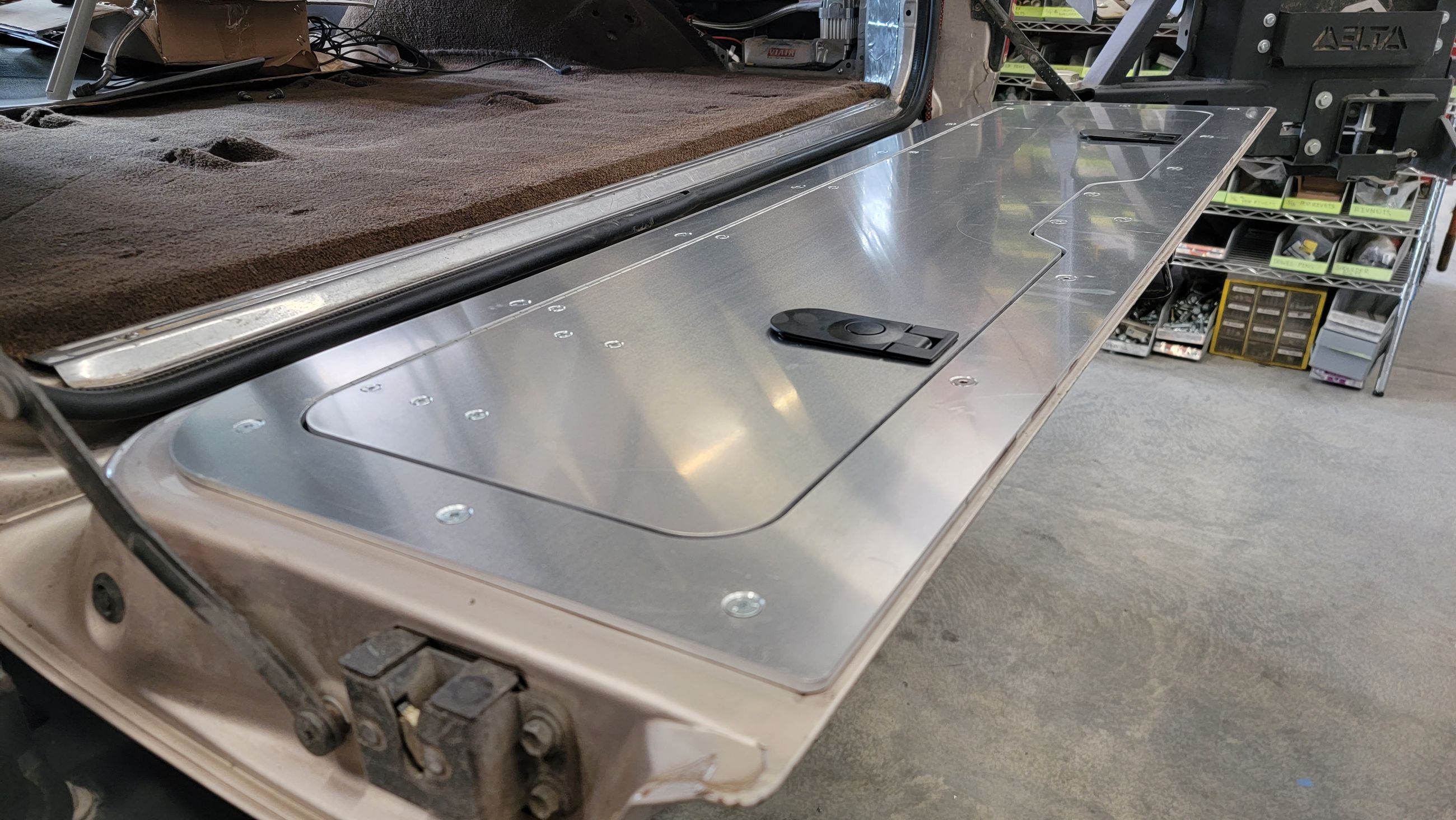 Delta Vehicle Systems - 80 Series Tailgate Storage Lid