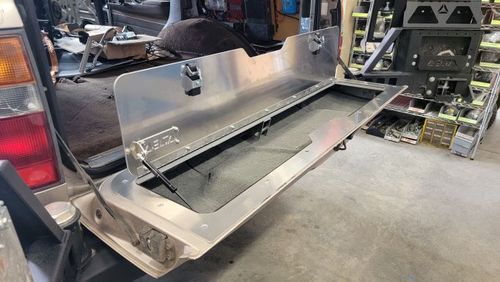 Delta Vehicle Systems - 80 Series Tailgate Storage Lid