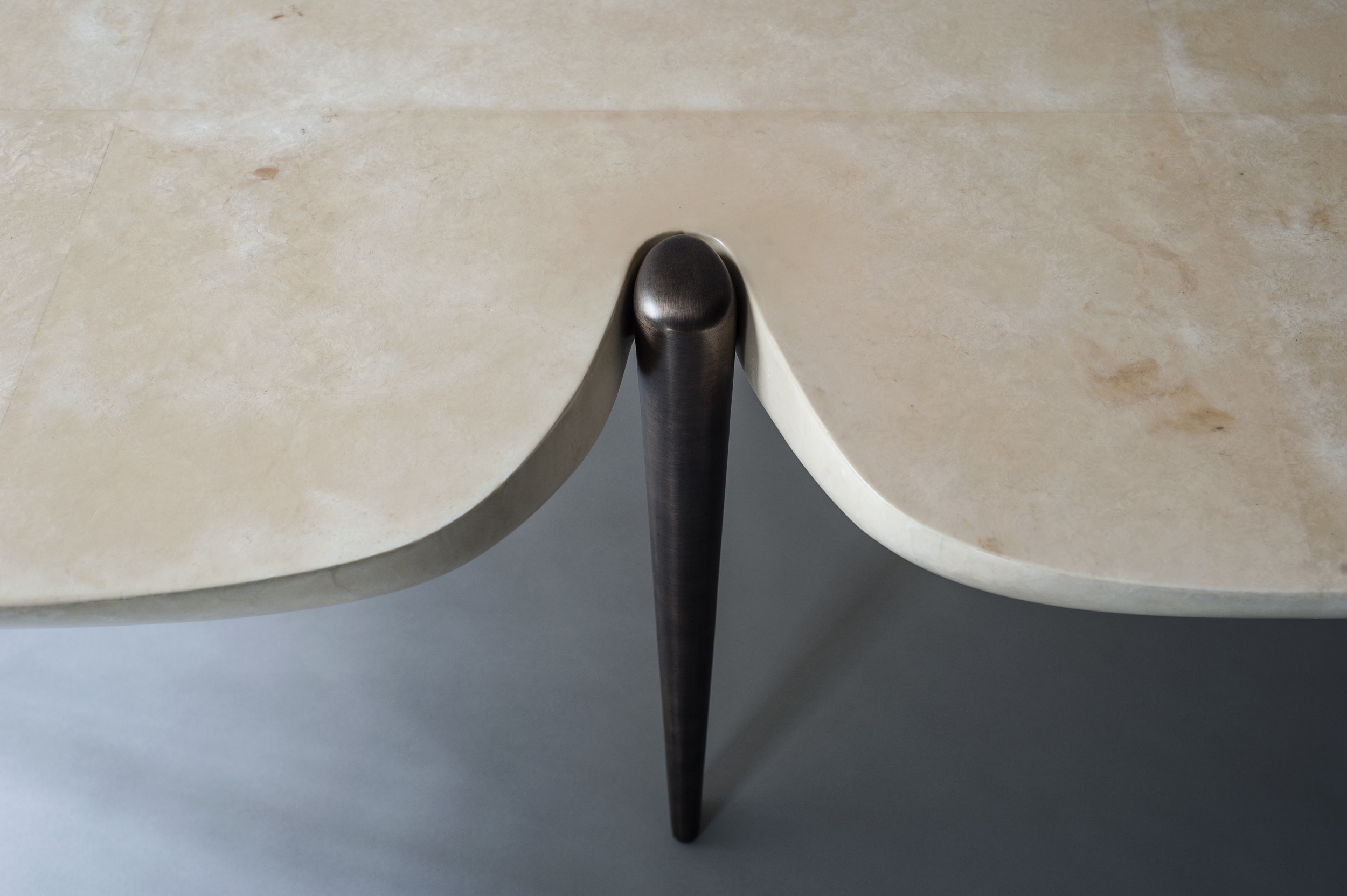 DeMuro Das - CONTOUR COFFEE TABLE (CARTA)
