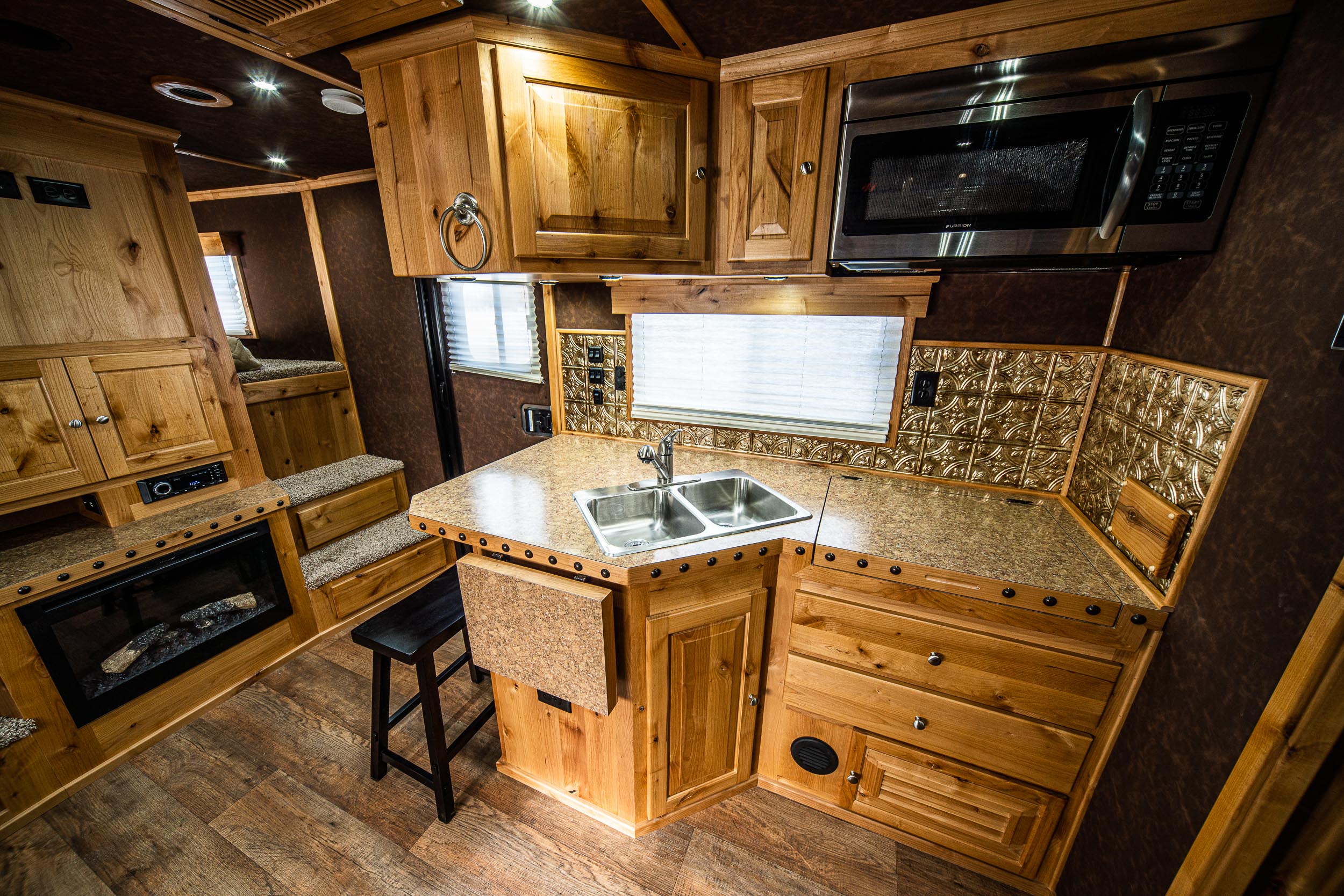 Razor 2020 LQ with Platinum LQ Interior Package