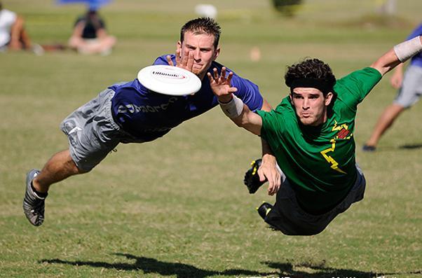 Ultimate Frisbee Tutorial - Throwing a Backhand