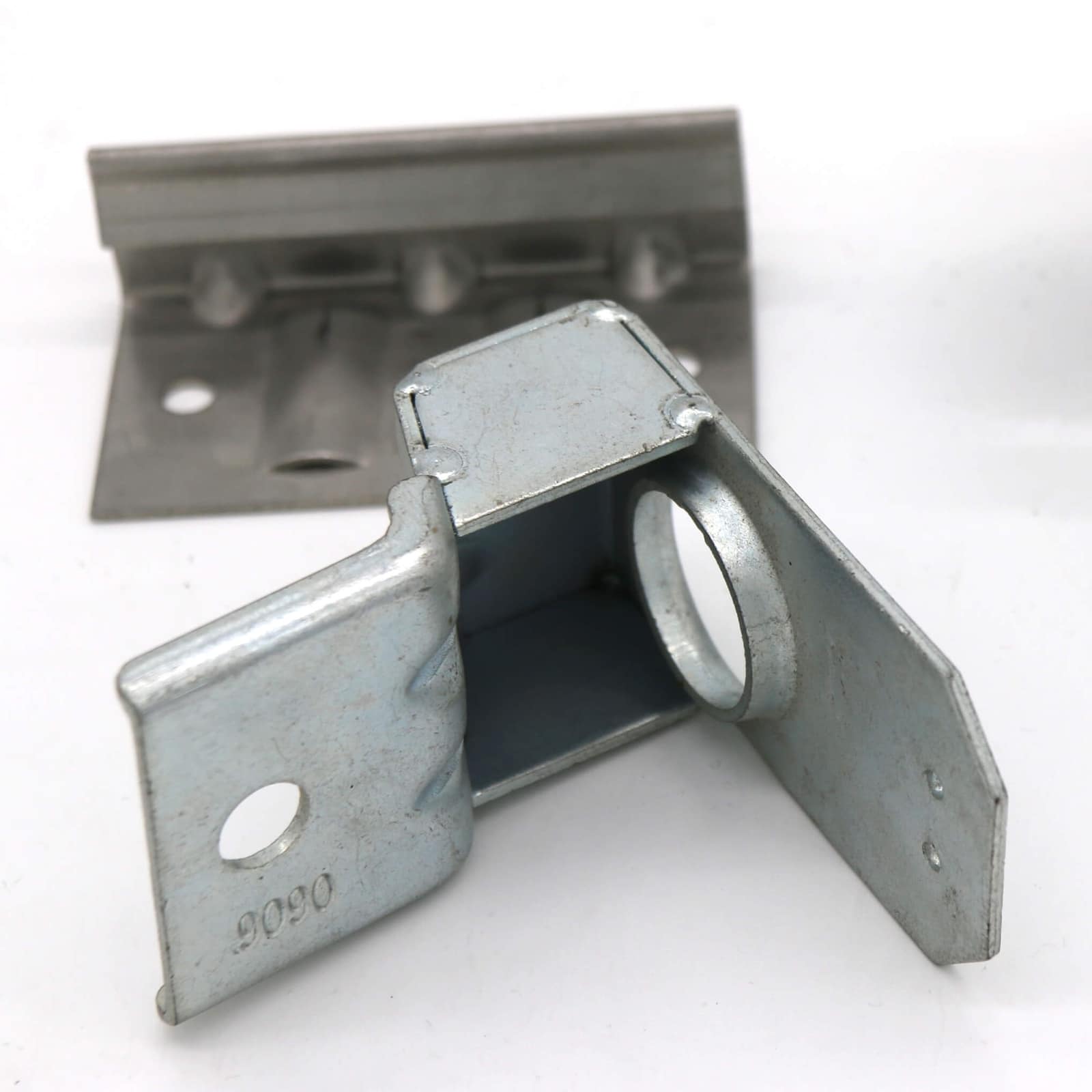 Metal bracket complex stamped