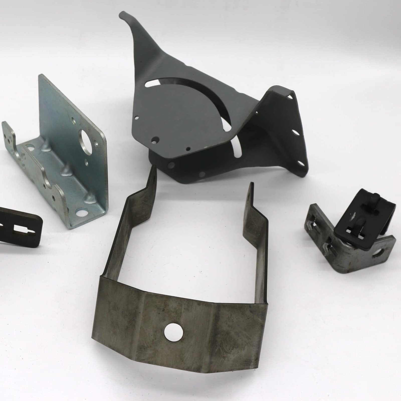 Metal bracket complex stamped