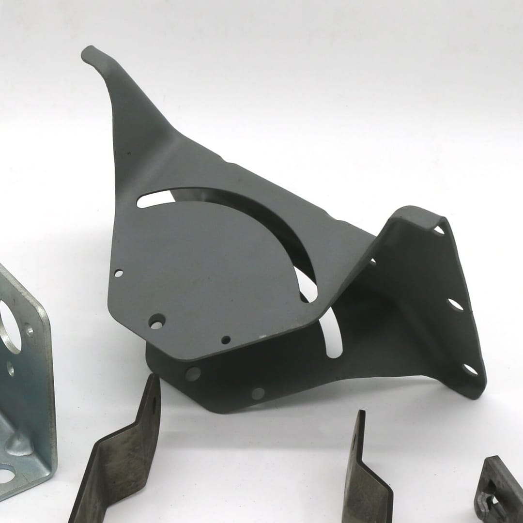 Metal bracket complex stamped