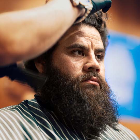 HOW TO GROW & MAINTAIN YOUR BEARD LIKE A PRO