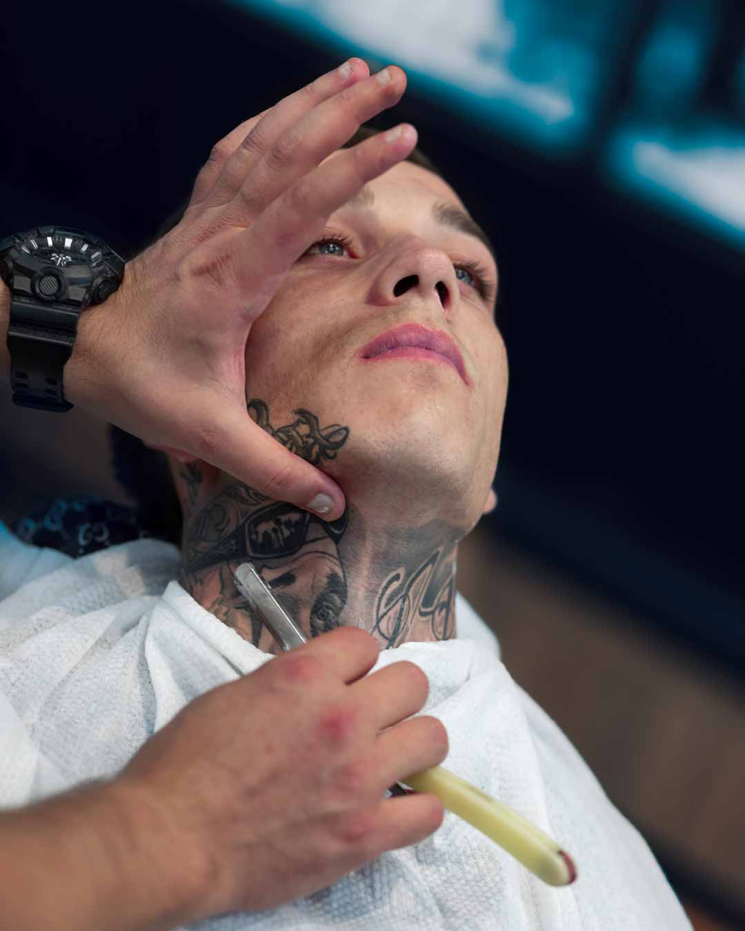 THE RESURGENCE OF THE BARBERSHOP SHAVE