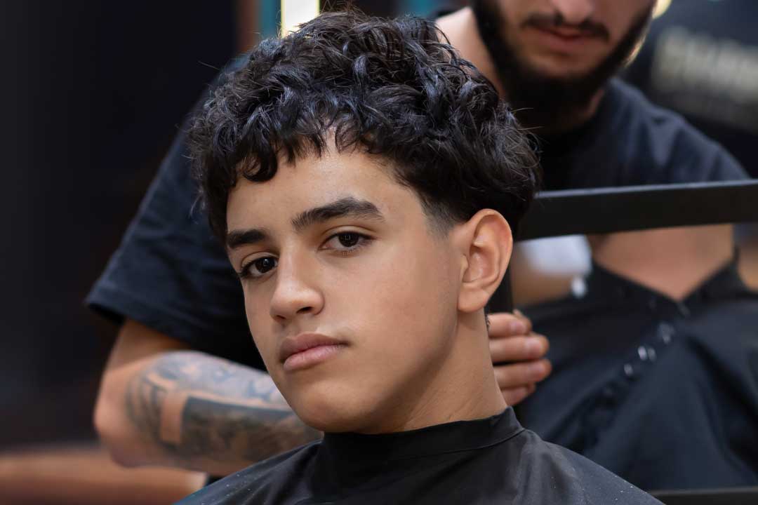 A GUIDE TO SMOOTH, FRIZZ-FREE, CURLY HAIR STYLING FOR MEN