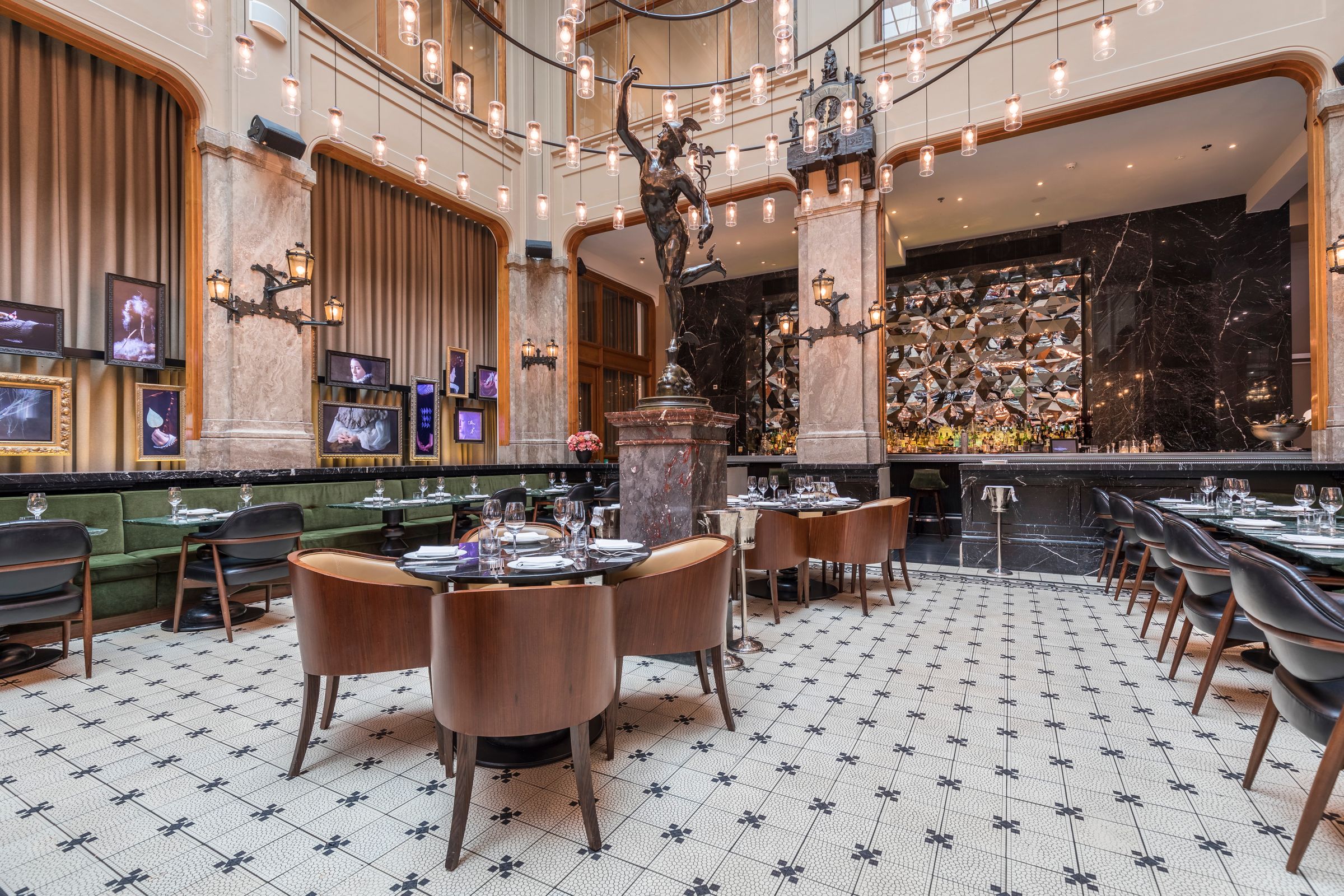 W Amsterdam - Book with free breakfast, hotel credit, VIP status and more