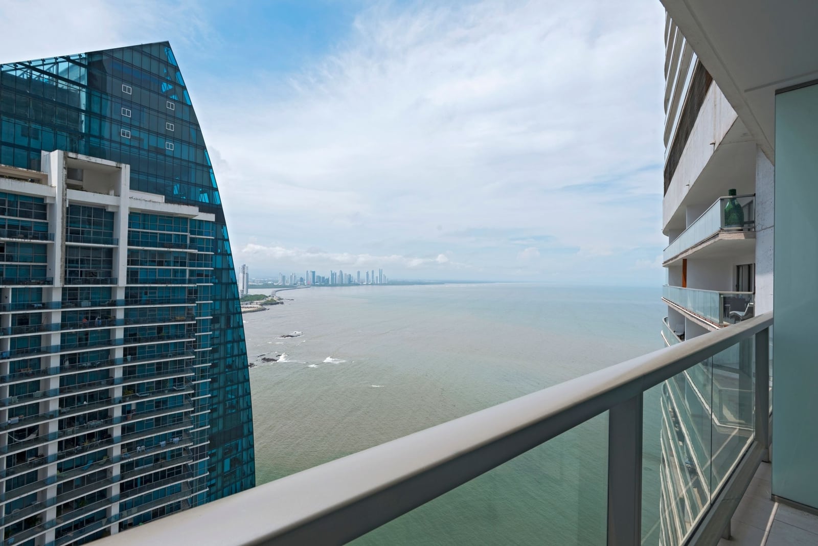 JW Marriott Panama - Book with free breakfast, hotel credit, VIP status ...