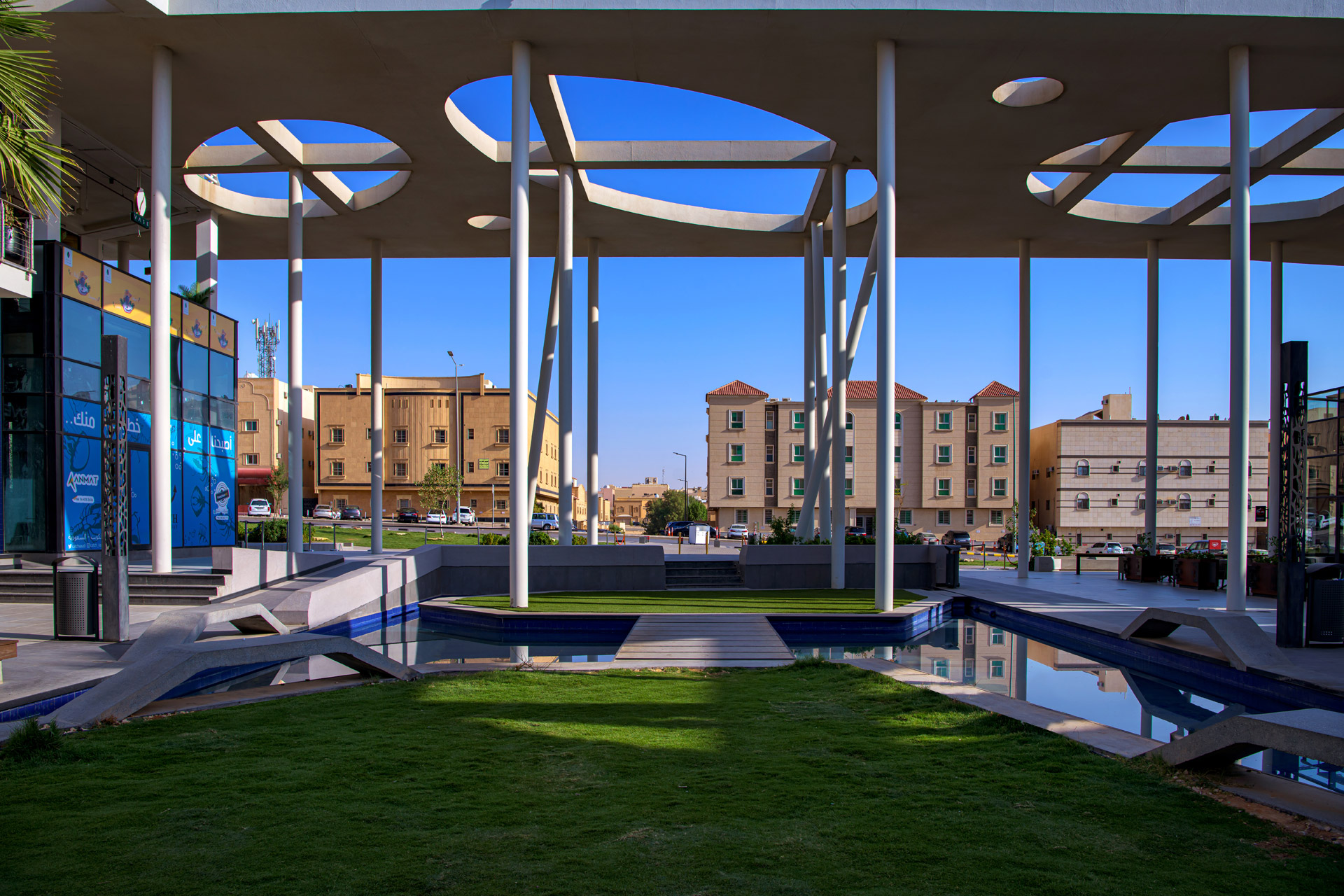 Riverwalk | Retail | Cass Calder Smith