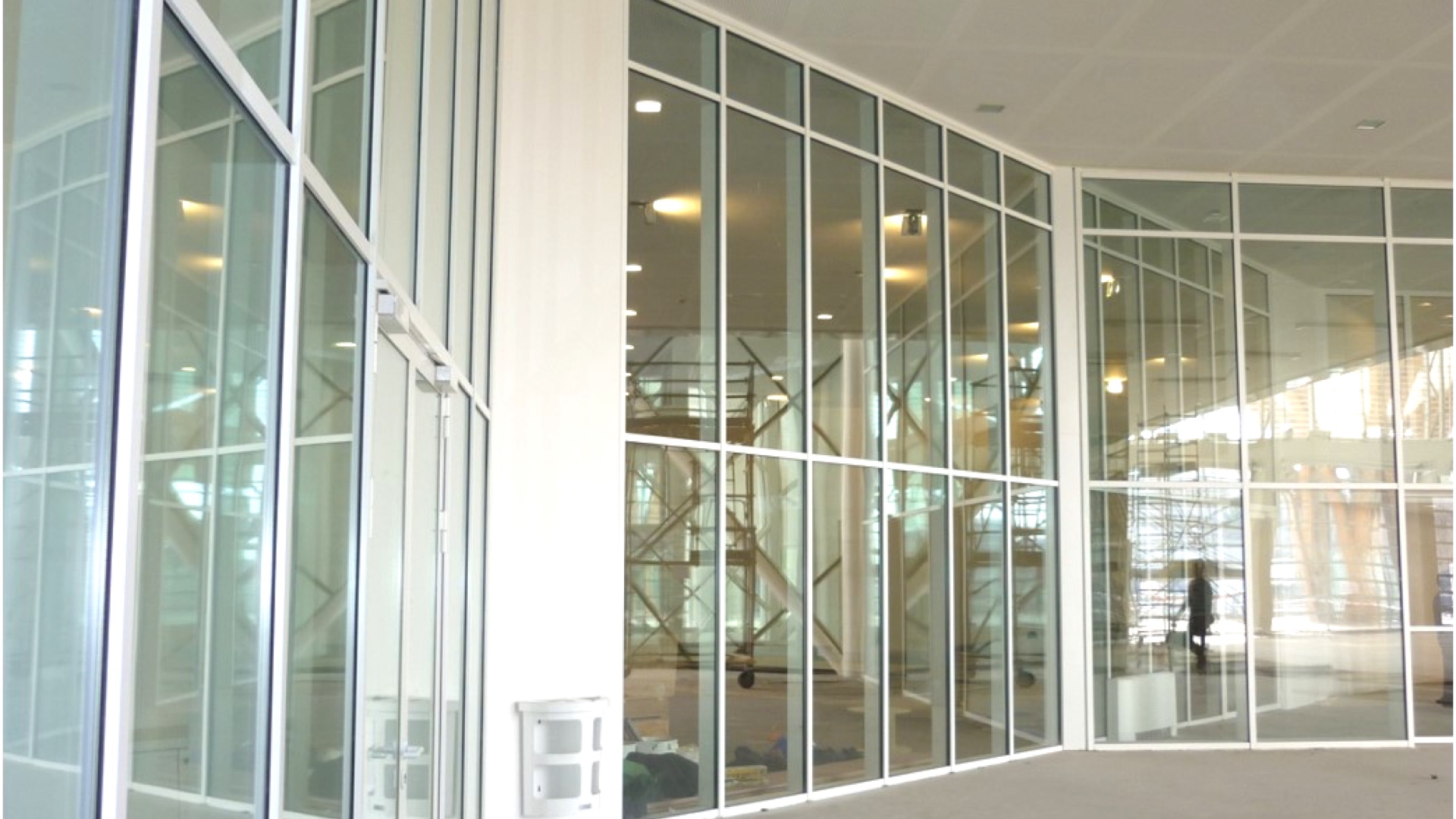 Mur-rideau coupe feu vitré acier