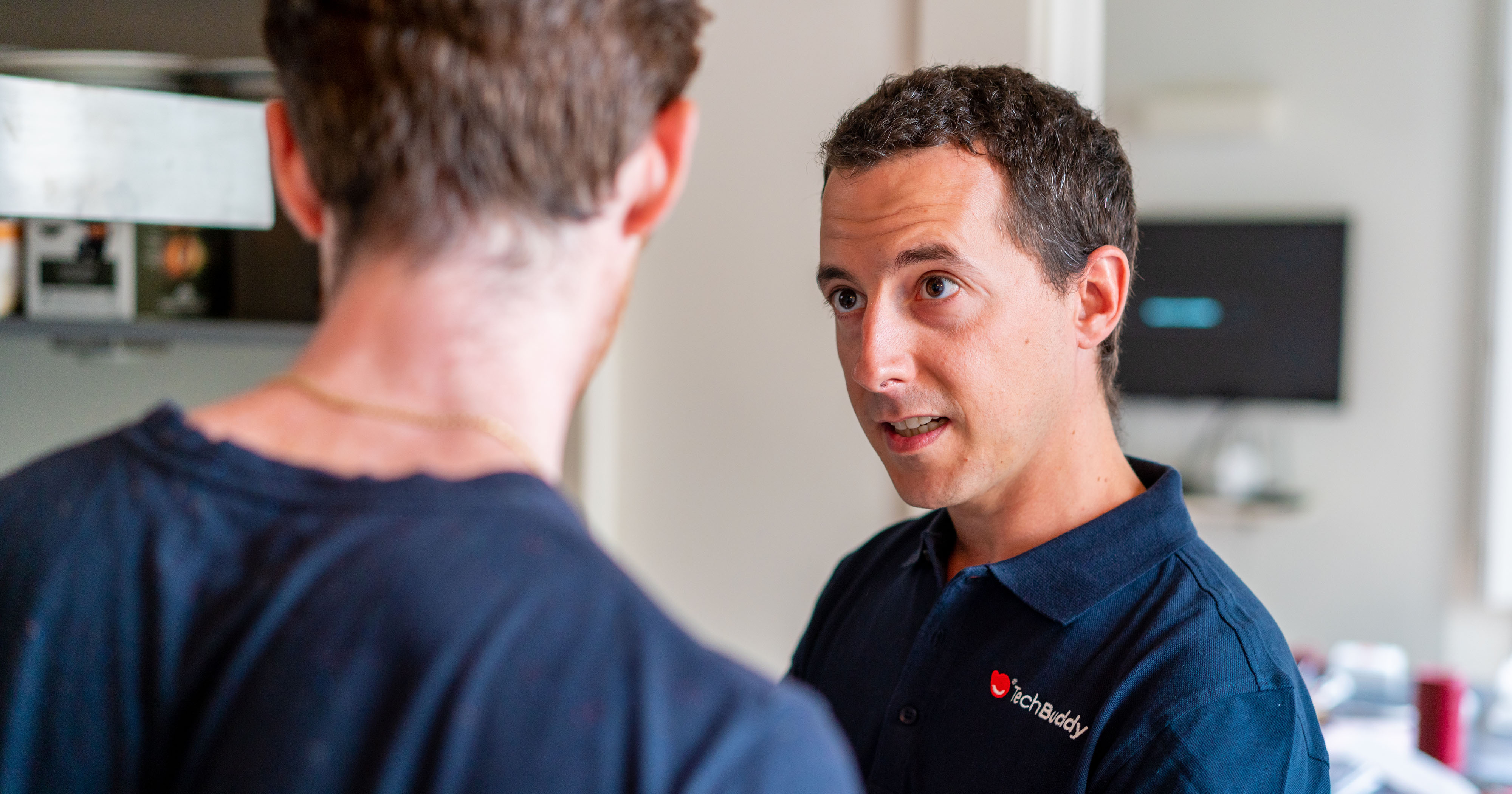 Kontakta oss på TechBuddy │ TechBuddy