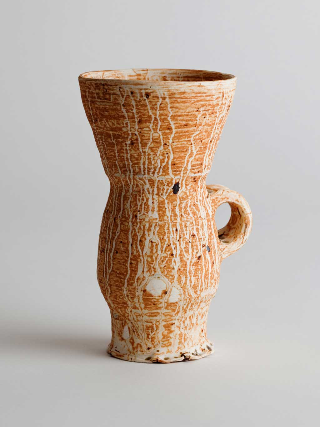 Matthias Kaiser delivers pottery to admire with the eye and touch
