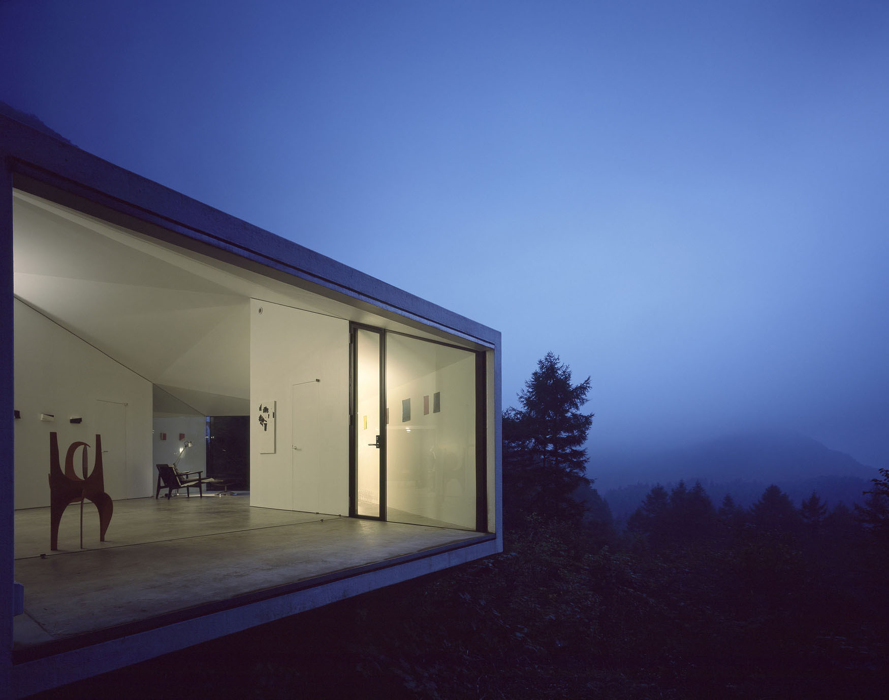 Villa + Gallery in Karuizawa by Makoto Yamaguchi Design