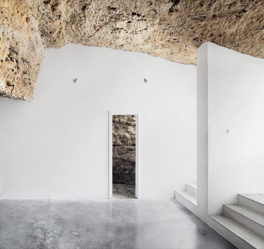 Casa Tierra (Cave House) by UMMO Estudio