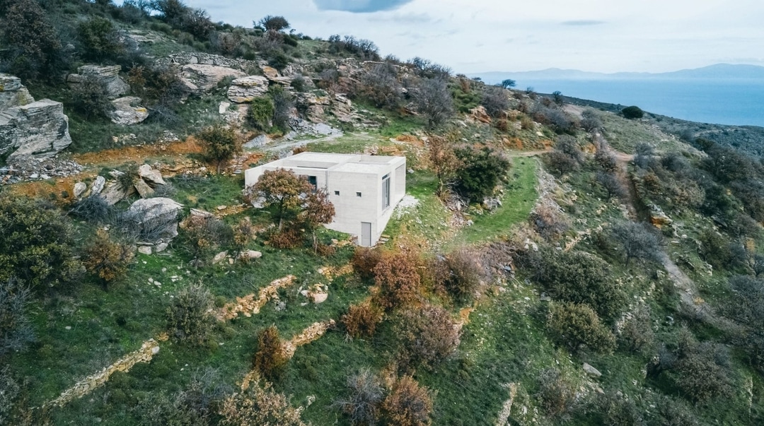 Diagonal House by En Route Architecture