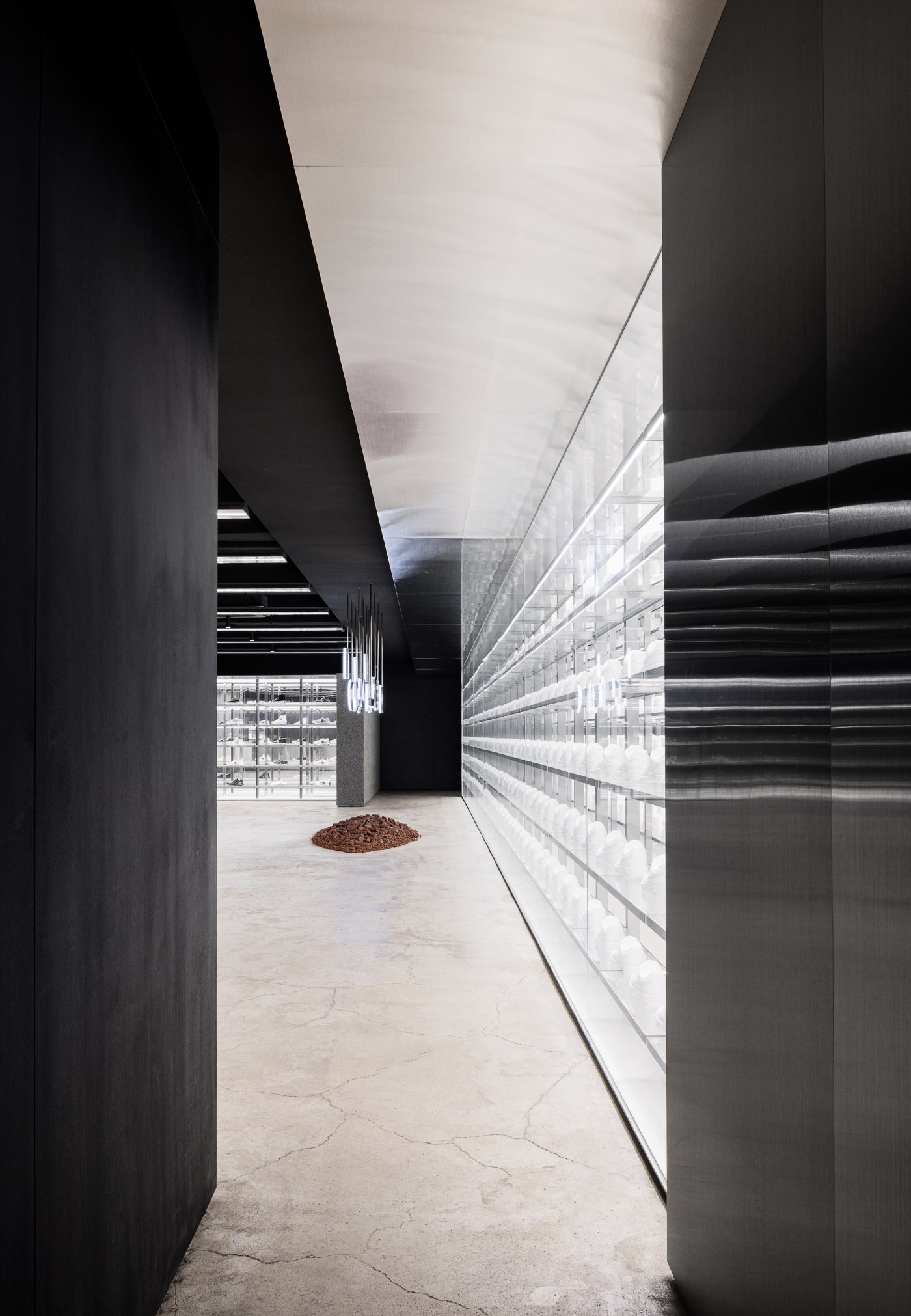 Soldout, Musinsa Store by WGNB