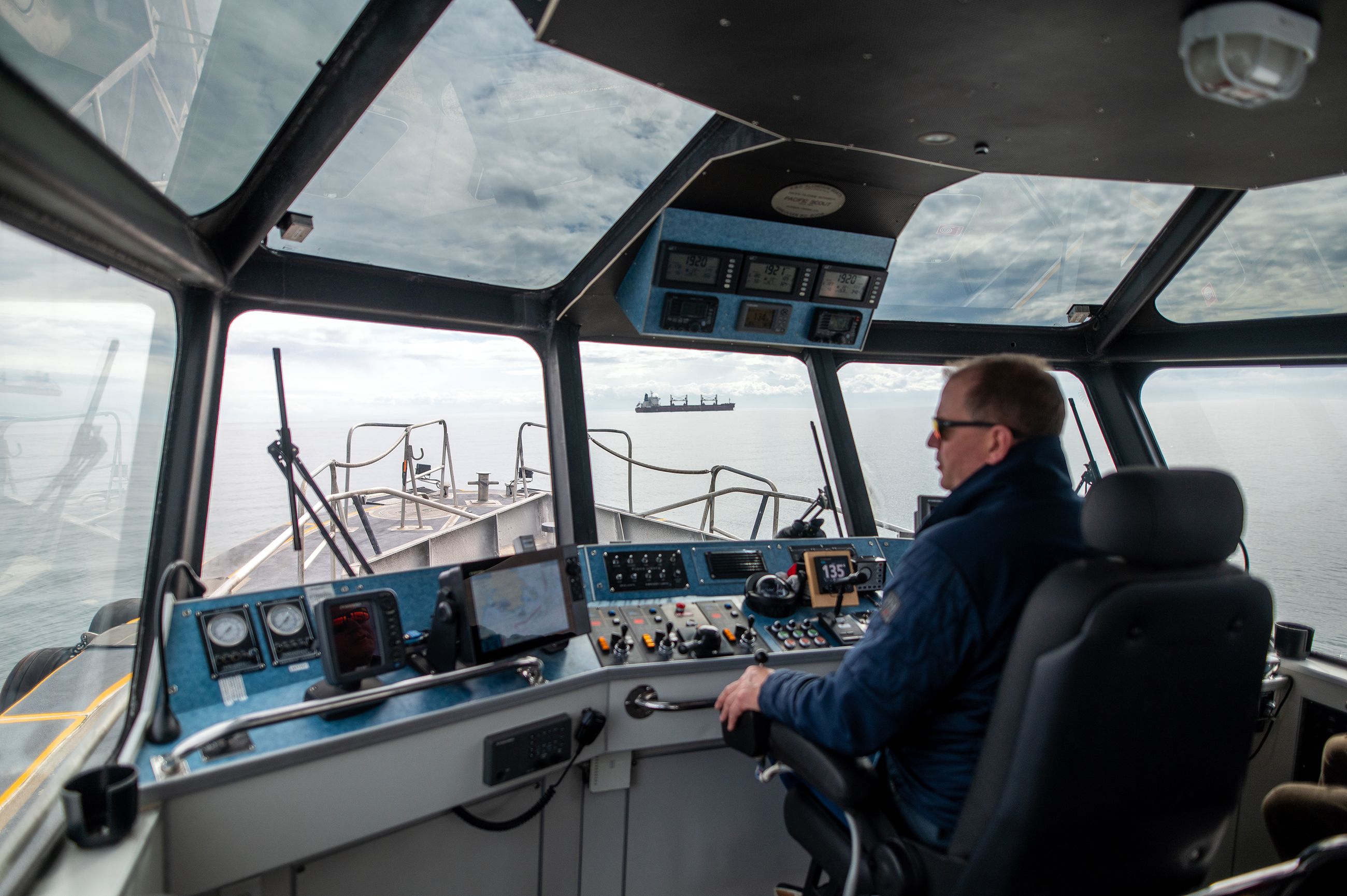 Meet the BC coast pilots guiding ships into Victoria Harbour - Capital Daily