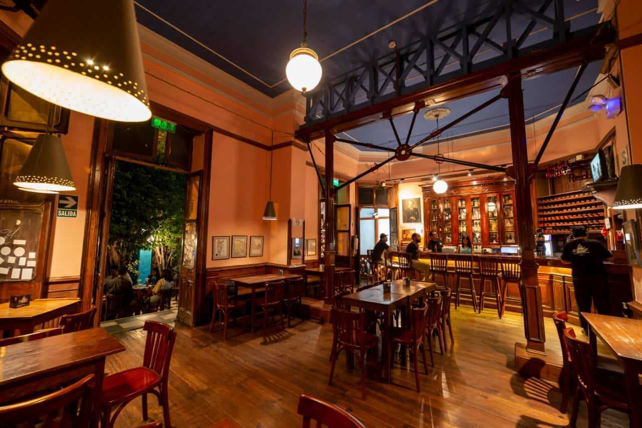 Lima Nightlife Guide [2022]: Best spots in the city to party it up!