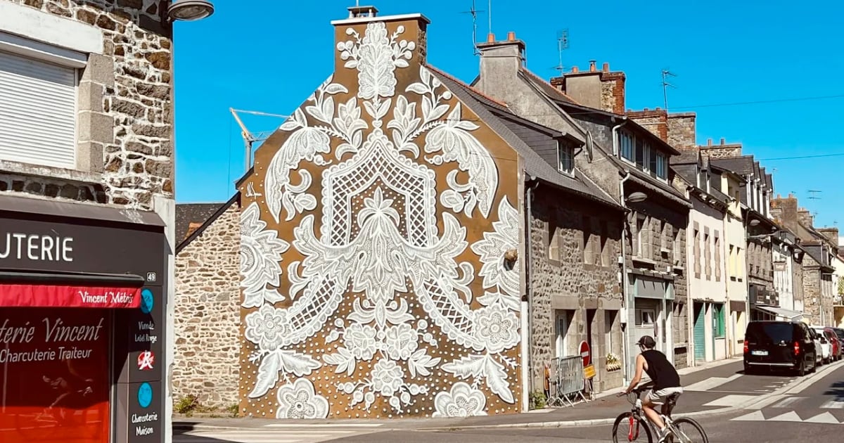 Delicate Lace Patterns Overlay Facades In Ornate Large-scale ...