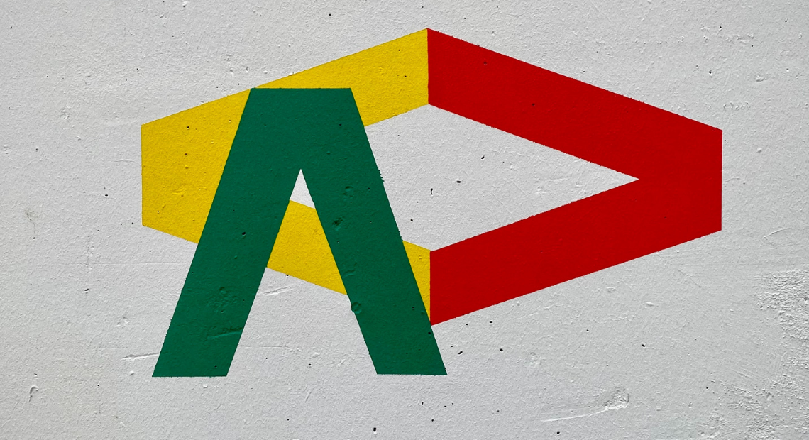 34 Business Founders And Branding Experts Share Their Logo Stories ...