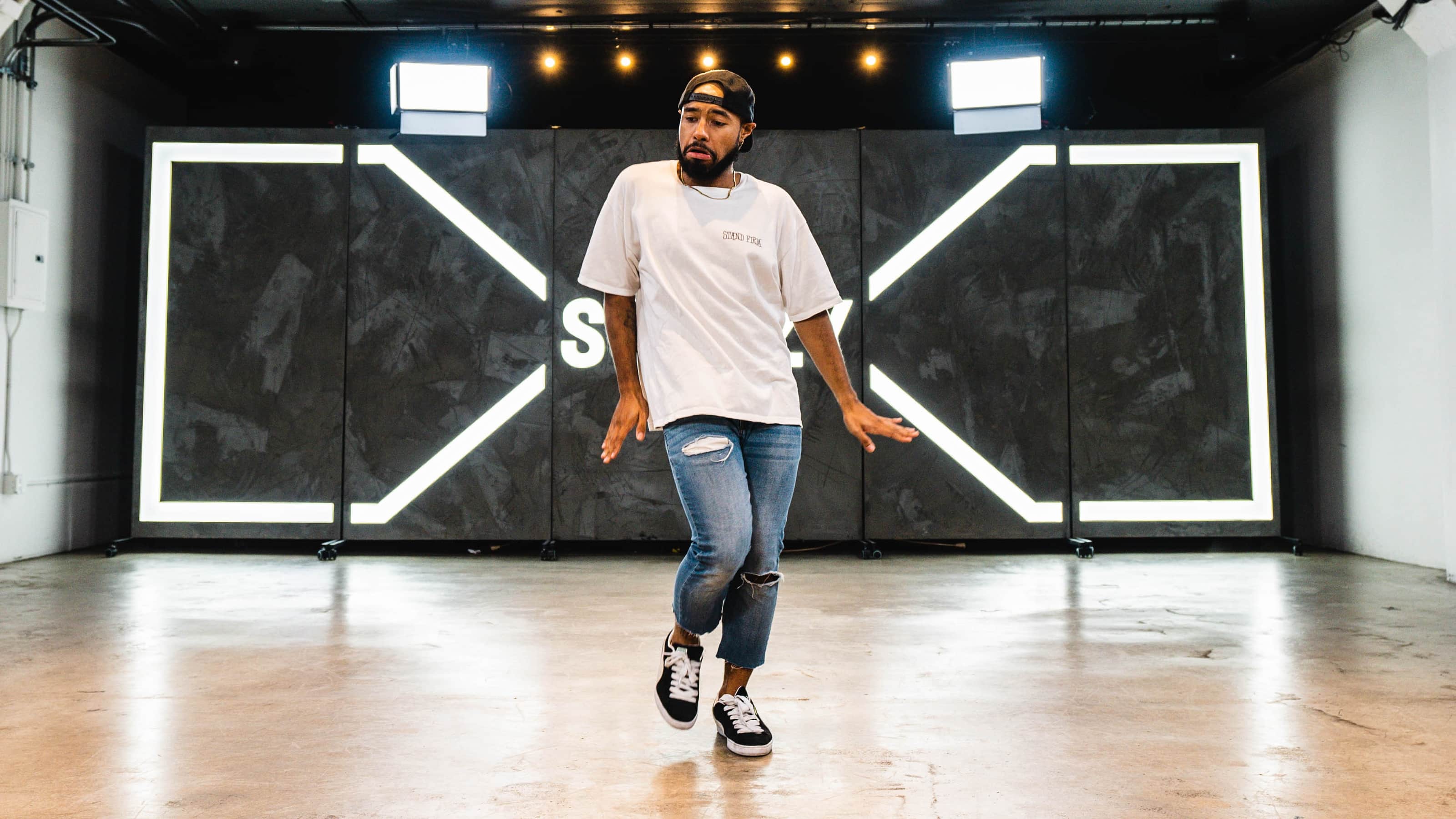 How To Do The Swagg Bouncee | Dance Tutorial | STEEZY Blog