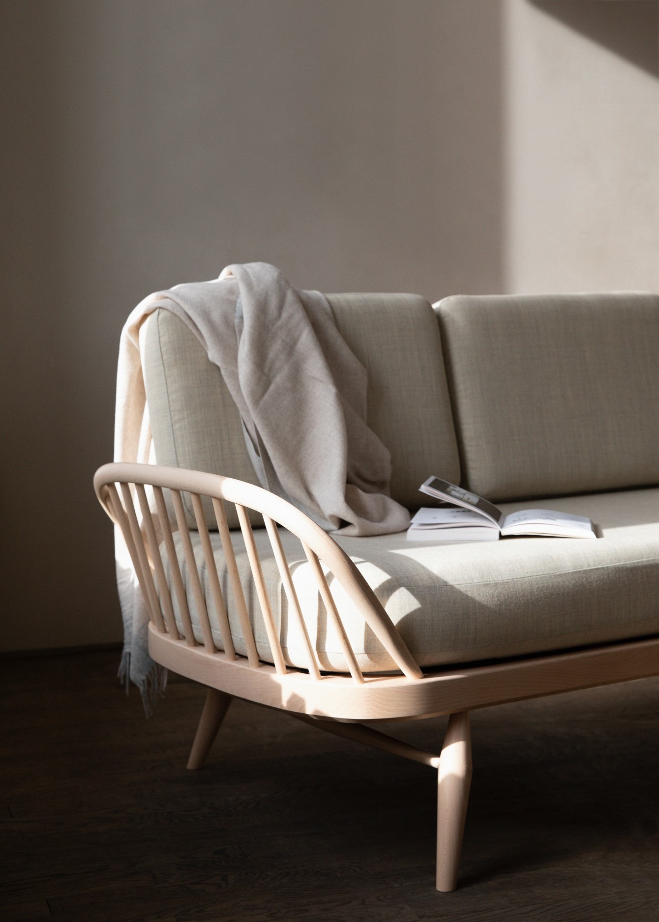 L. Ercolani by Ercol Ercol Studio Daybed – GOOD FORM