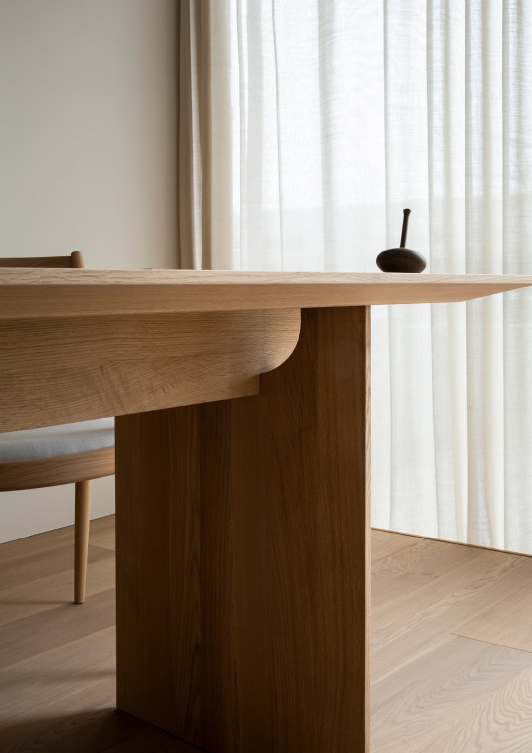 Karimoku Case Study N-DT01 Dining Table – GOOD FORM