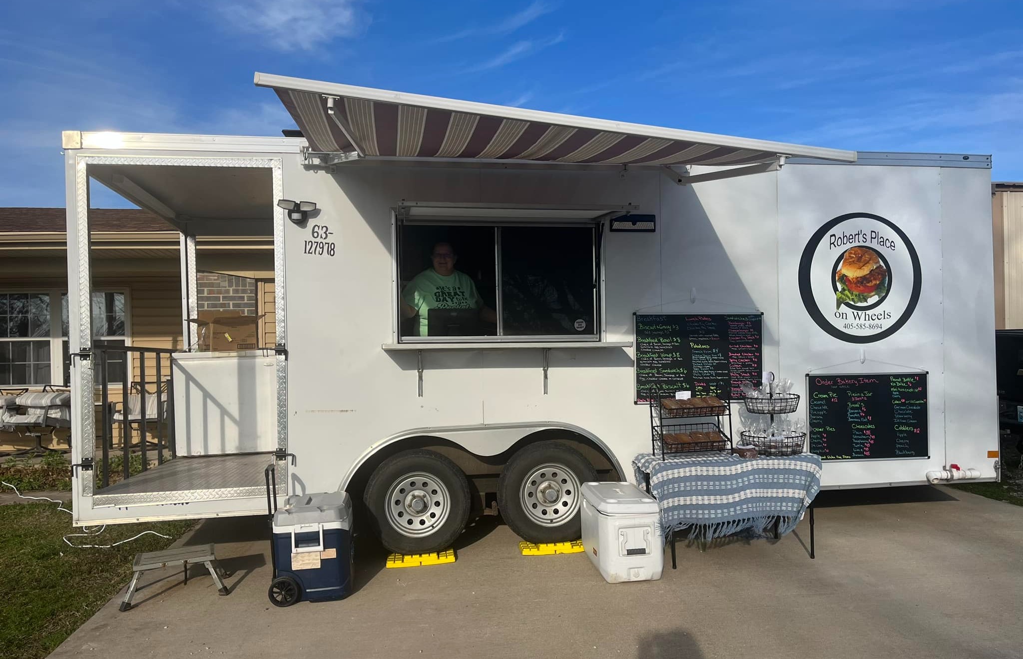 Robert’s Place on Wheels | Okie Food Trucks