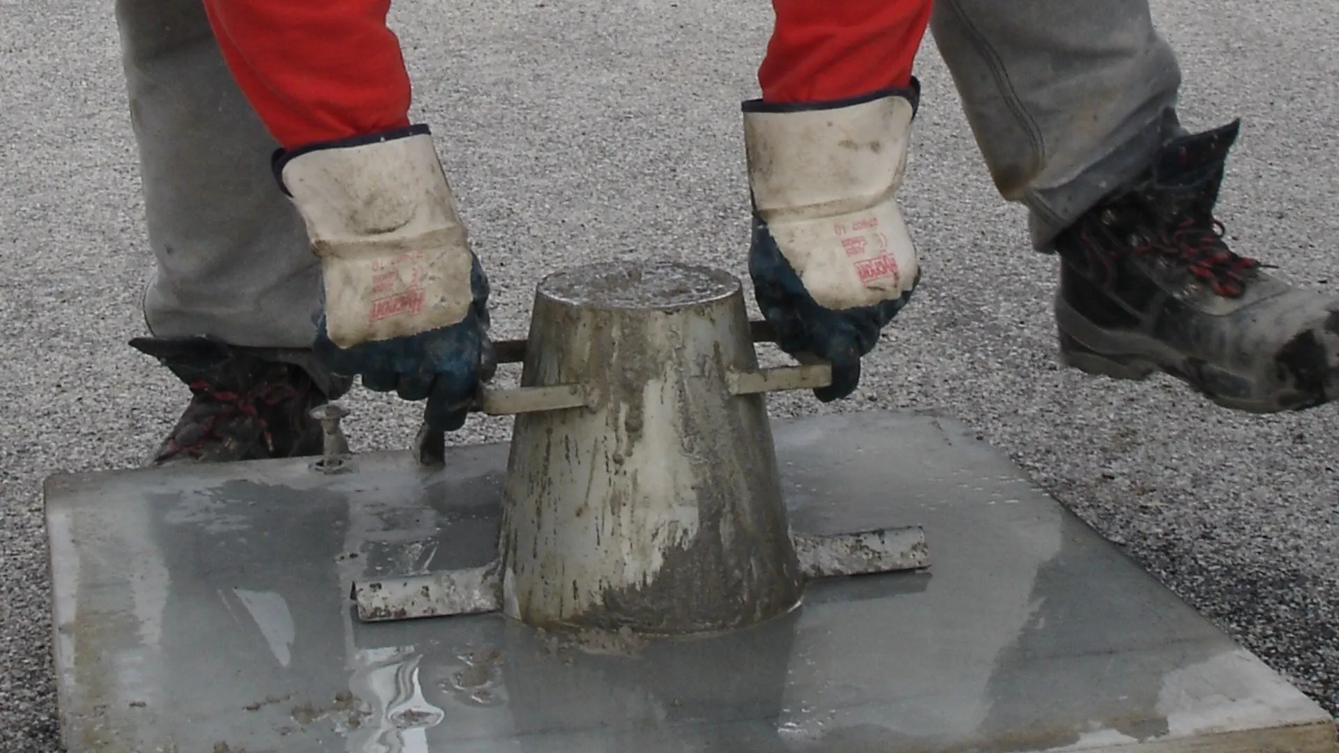 Slump test: entenda o procedimento, a importância e a norma