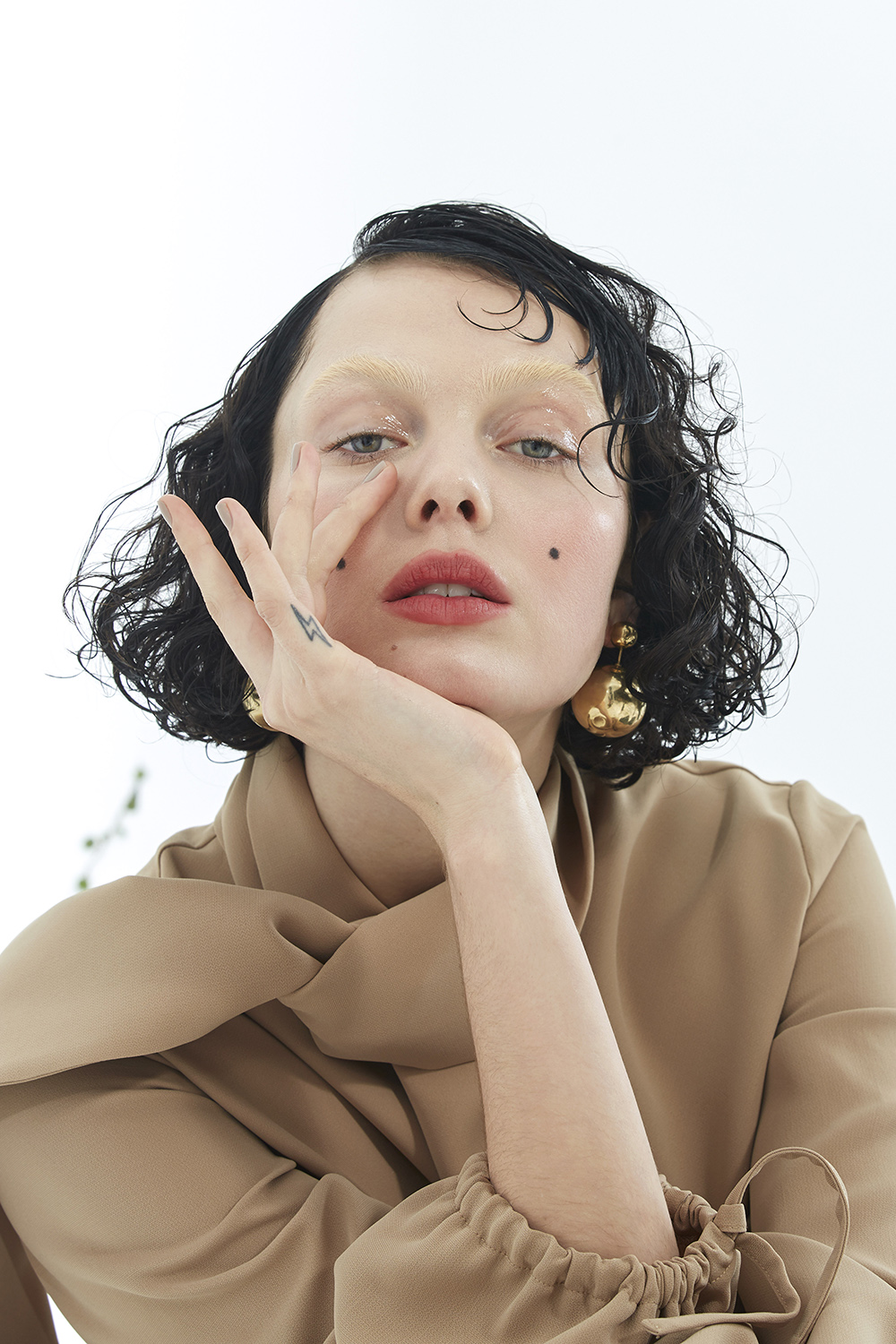 New romance, new-season with the wonderful Emma Boyd | Ensemble Magazine