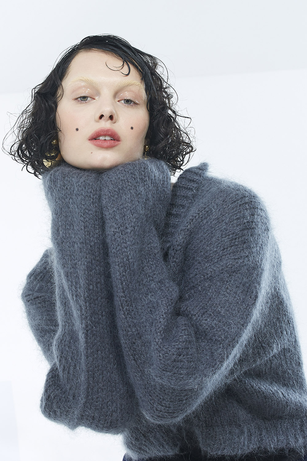 New romance, new-season with the wonderful Emma Boyd | Ensemble Magazine