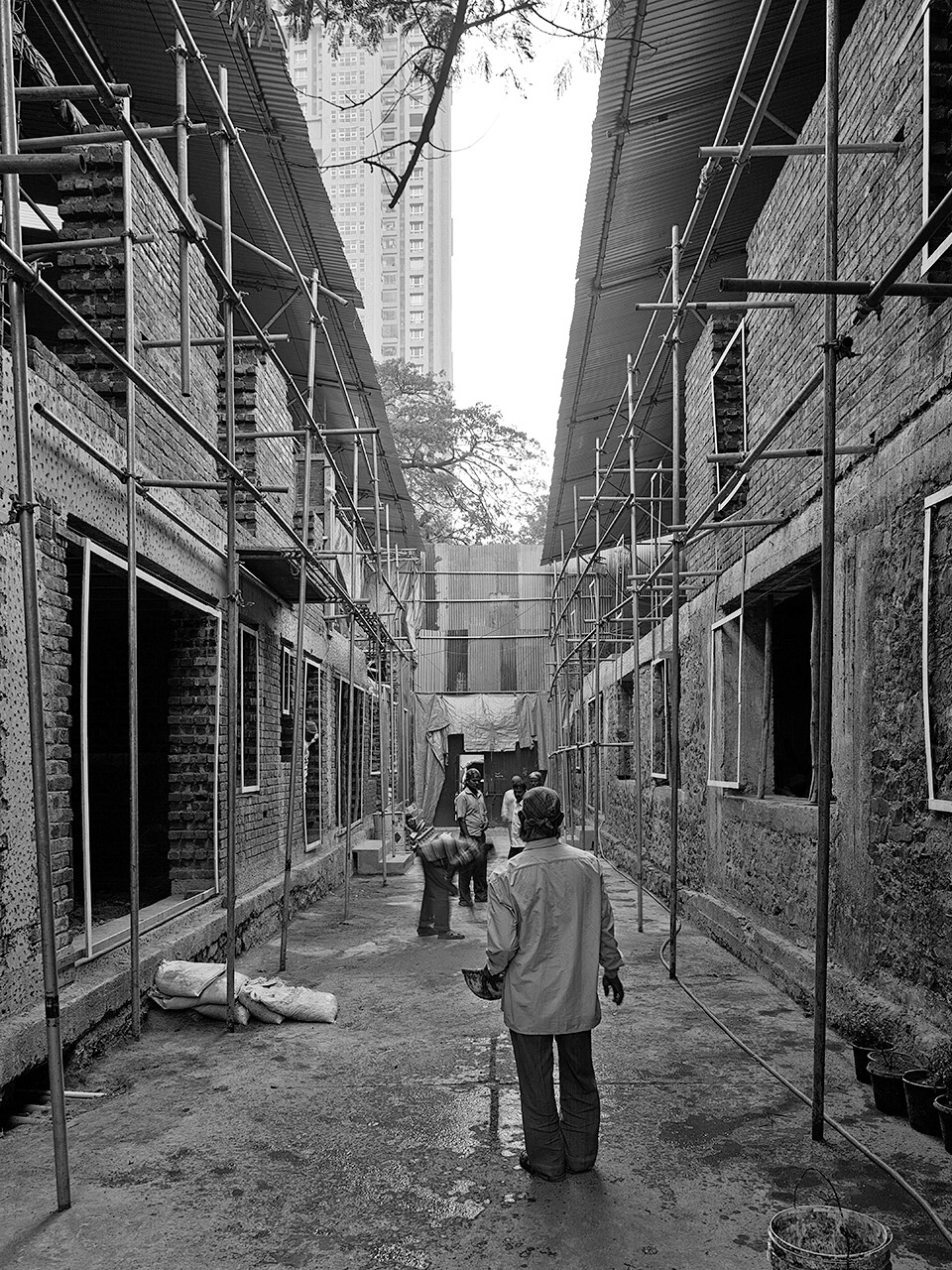 Studio Mumbai / Saat Rasta by Ariel Huber | ALPA Image Gallery