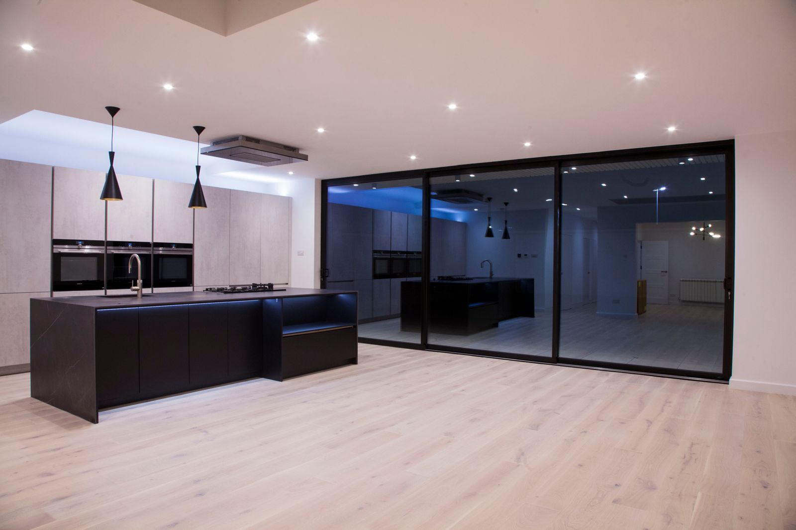 Optio BSC94 Inline Sliding Door System | AluK Customer Portal