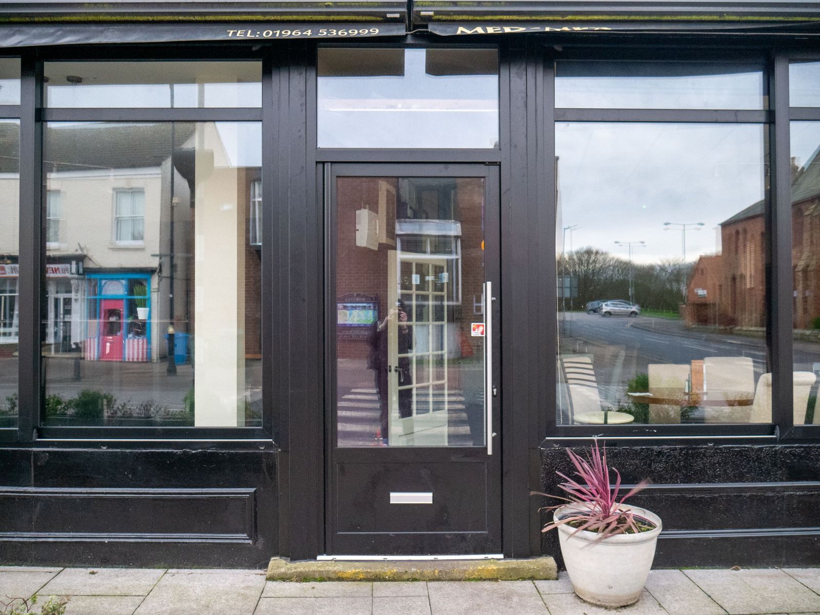 Optio GT55 TB Commercial Door | AluK Customer Portal