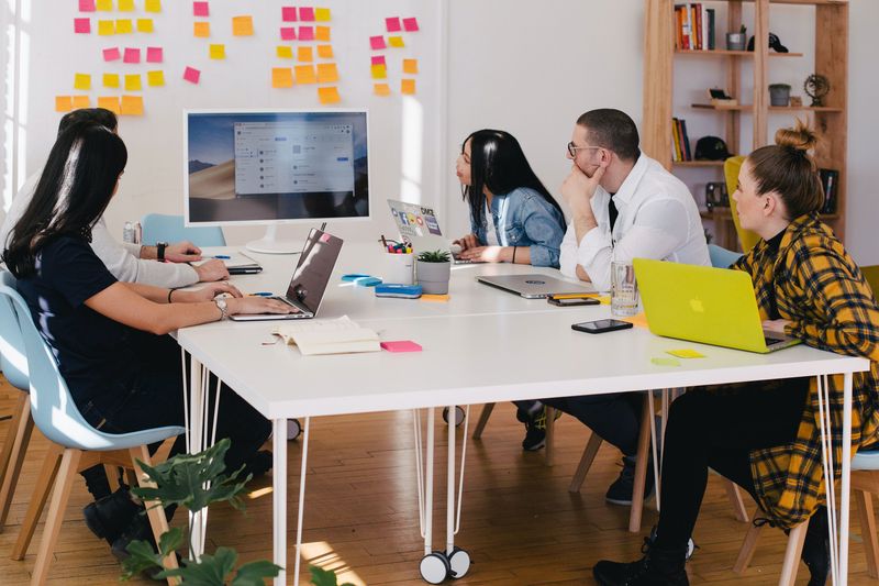 Employee Performance Rating Scales in 2023: Examples & Definitions