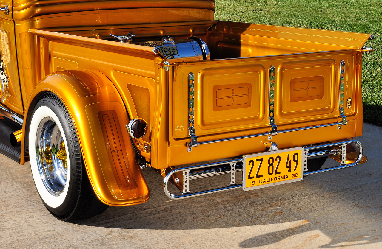 Retro Custom '32 Ford Pick-up