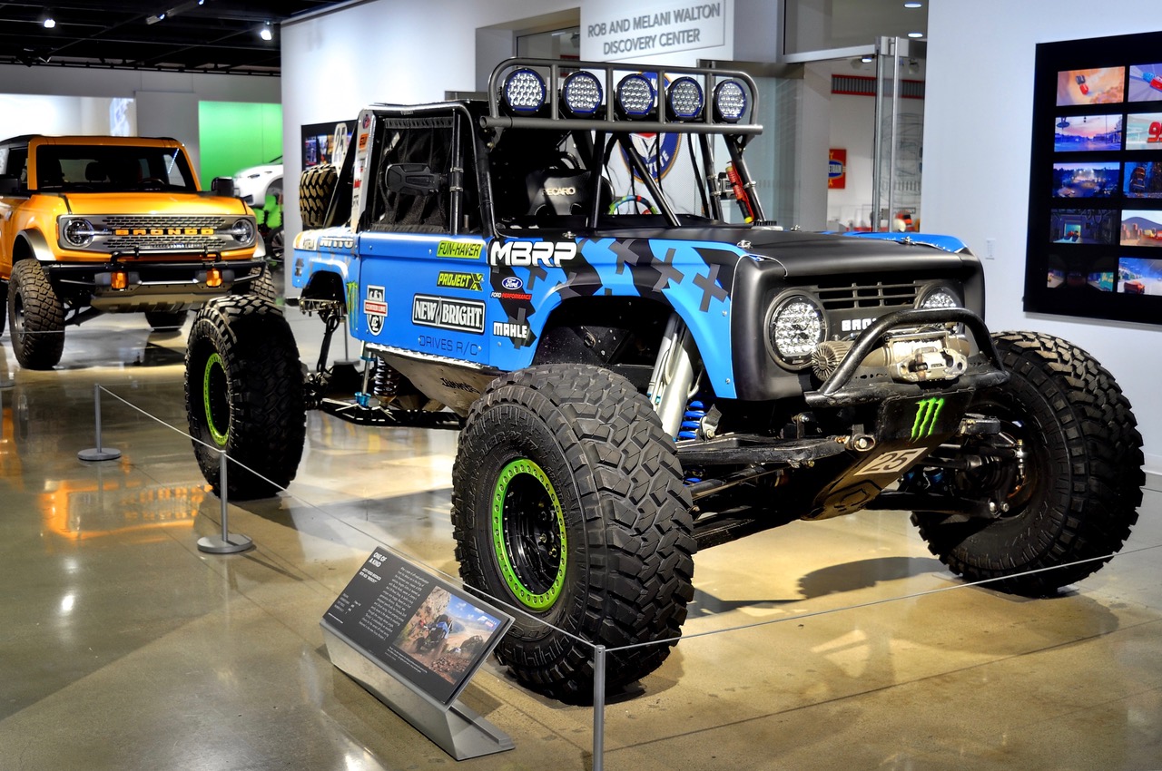 USA Car World