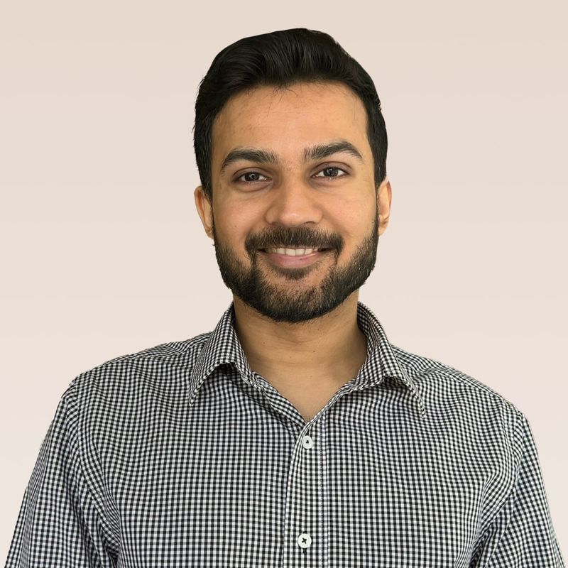 Professional Headshots Online | Take Your New Online Headshot Today