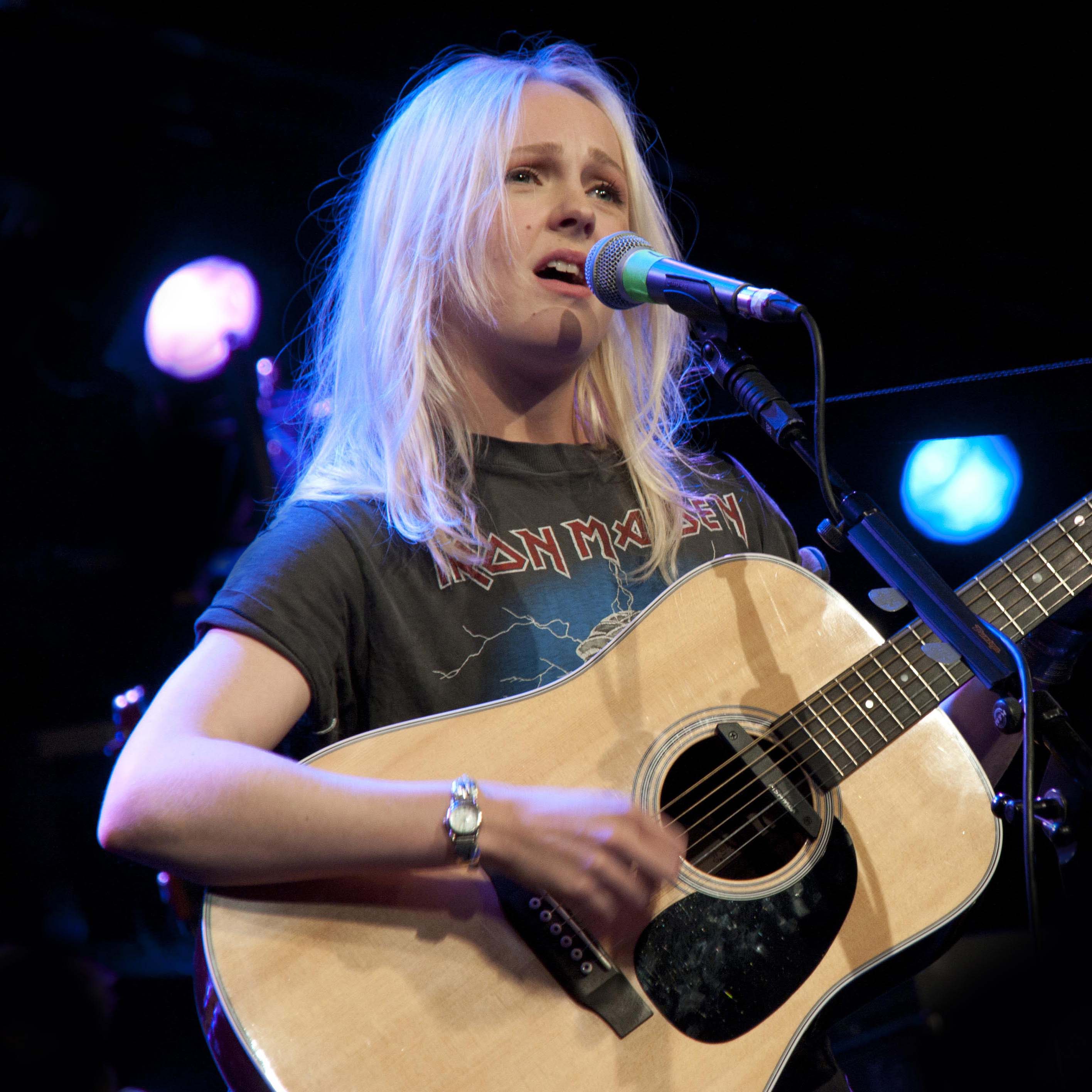 Laura Marling - Concert Reviews | LiveRate