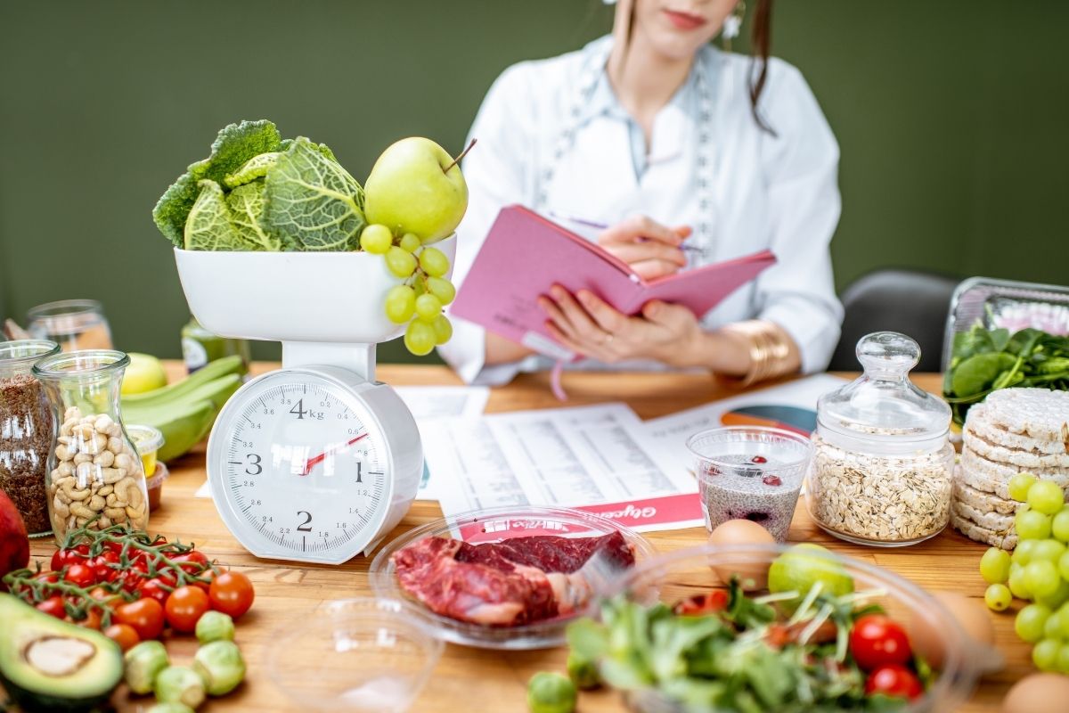 Top 7 Reasons to See a Dietitian Nutritionists | cult.fit