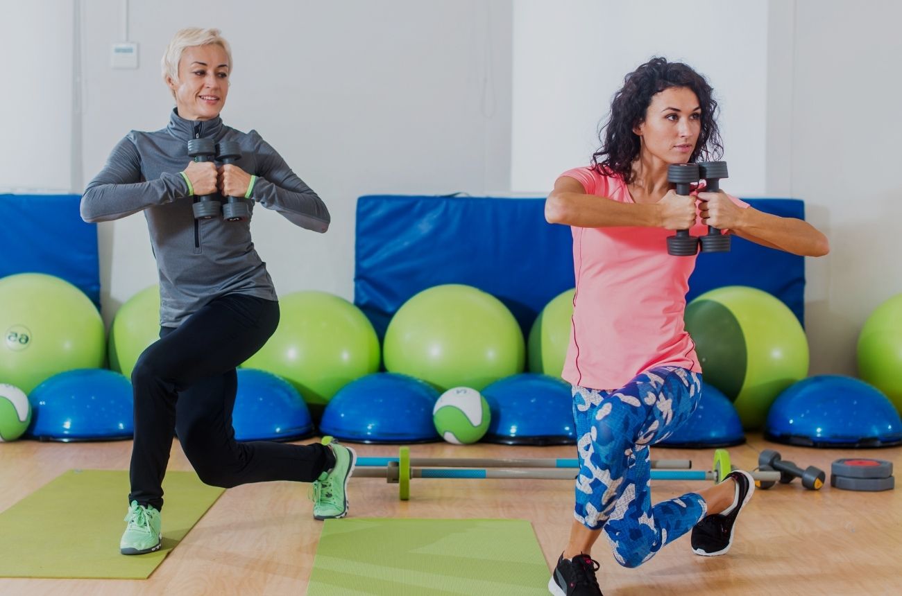 How to Do Curtsy Lunges: Benefits & Alternative to Try | cult.fit