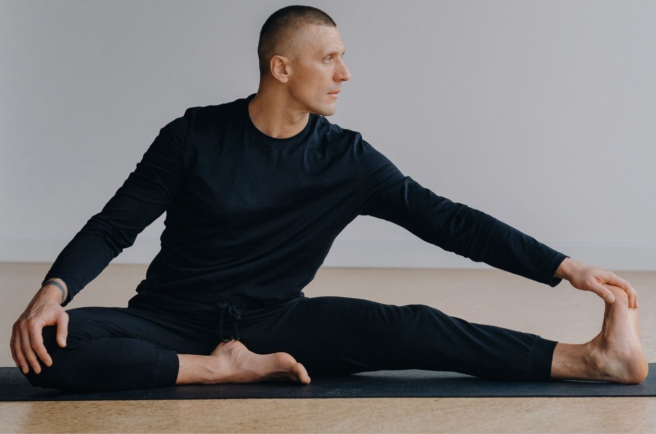 Static Stretching: How to Do, Benefits & Examples - Blog.cult.fit