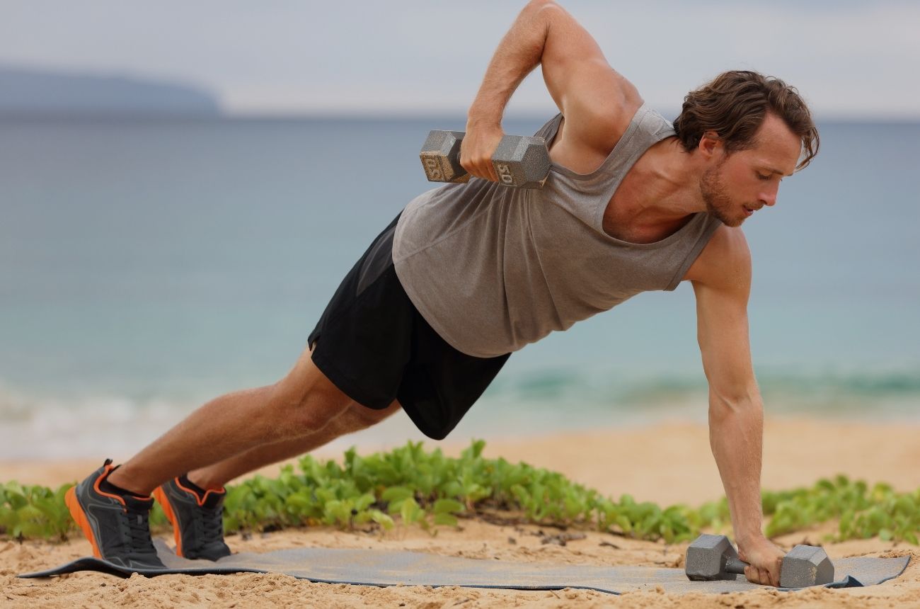 Renegade Rows: How to Do, Benefits, Techniques & Variations - blog.cult.fit